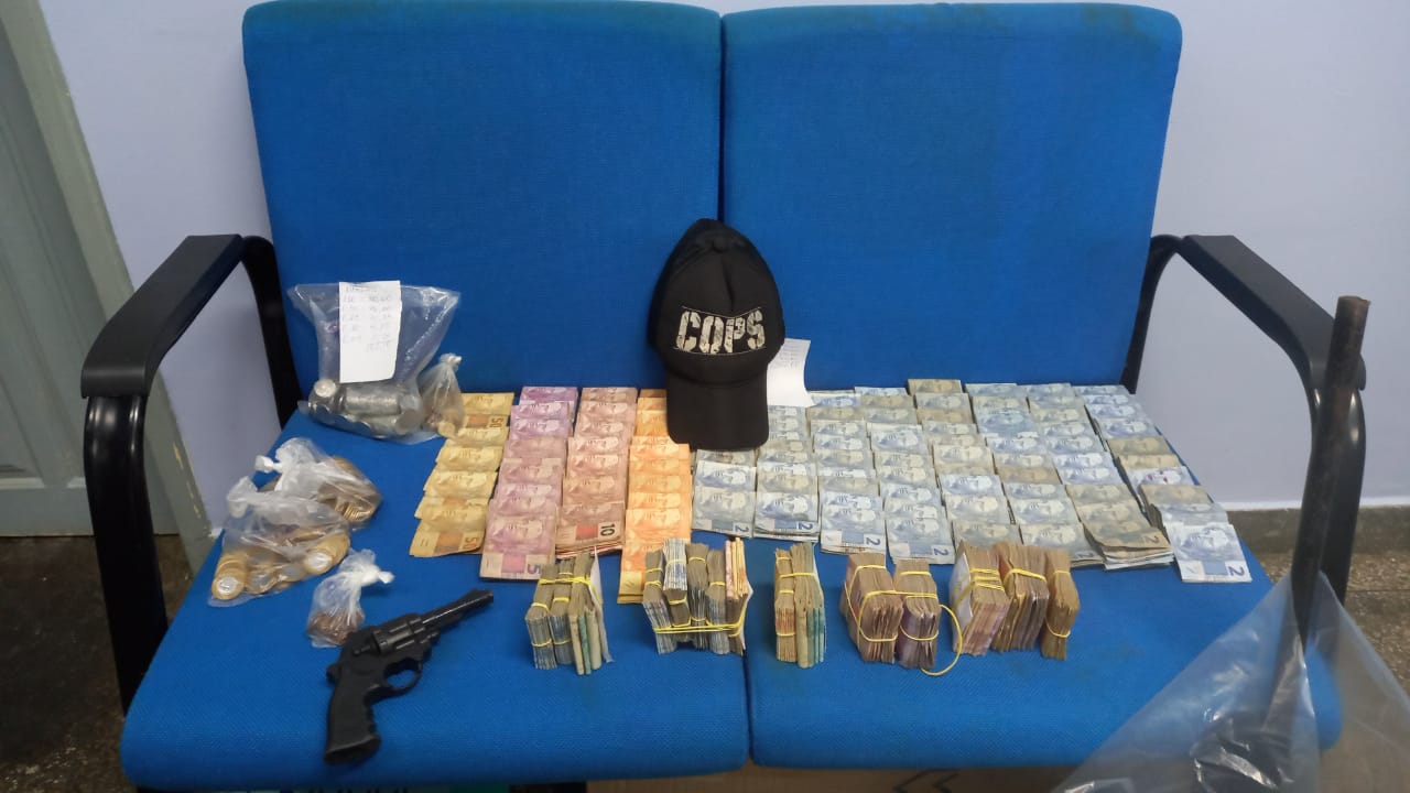 Integrantes De Grupo Criminoso São Presos Com Drogas E R 17 Mil Em